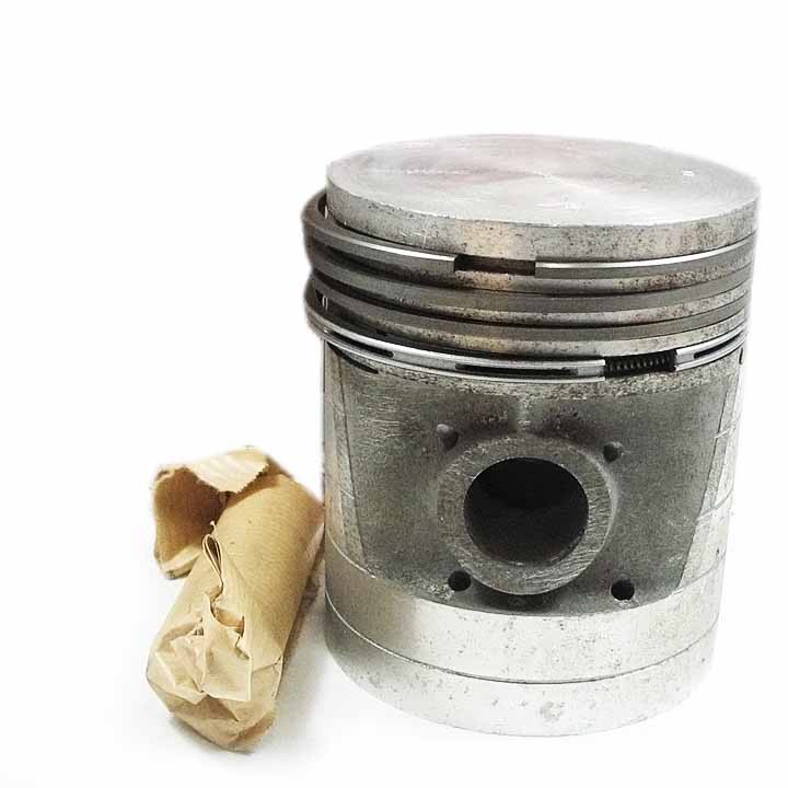 Jeu de 4 pistons complets (NEUF) RENAULT 9 GTX